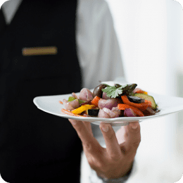 Plate Service - Carry, Serve and Clear Plates - eHotelier Academy