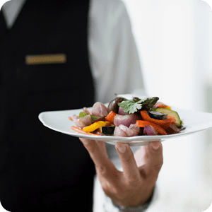 Plate Service - Carry, Serve and Clear Plates - eHotelier Academy